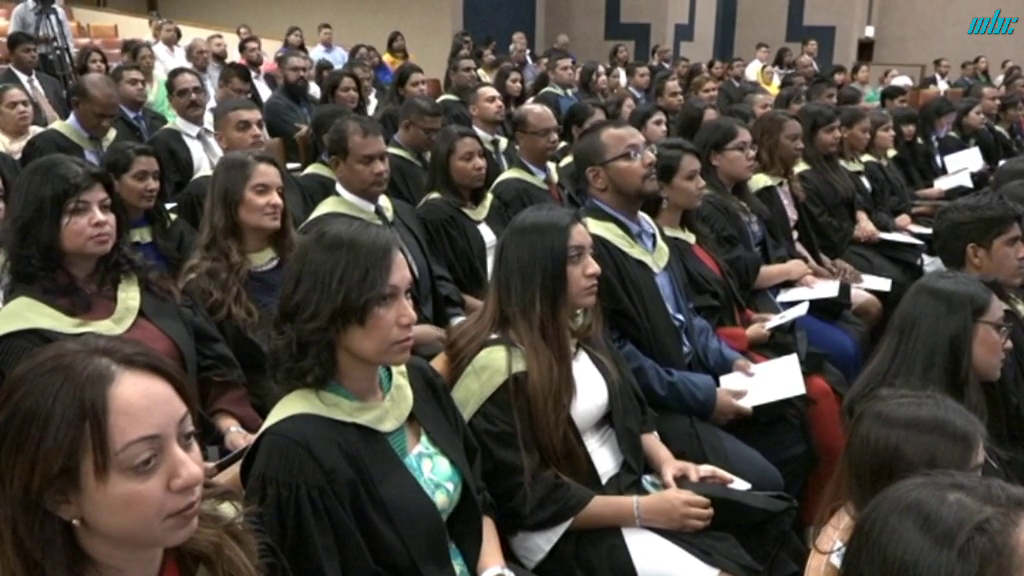 [VIDÉO] Cérémonie de remises de diplômes à l'Open UoM | Mauritius ...