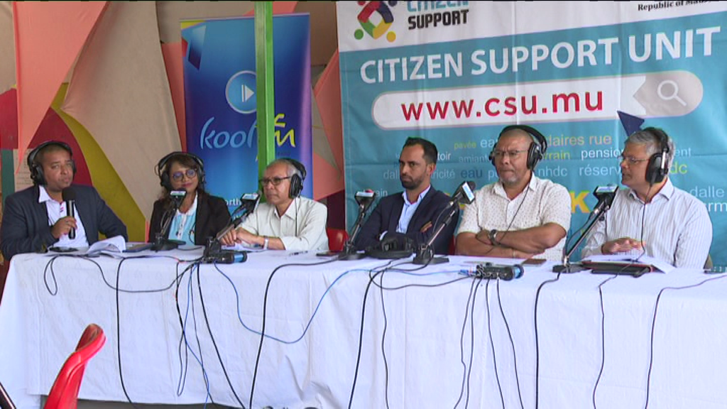 [VIDÉO] L'équipe Ansam avec CSU etait au centre Social de Roche-Bois ...