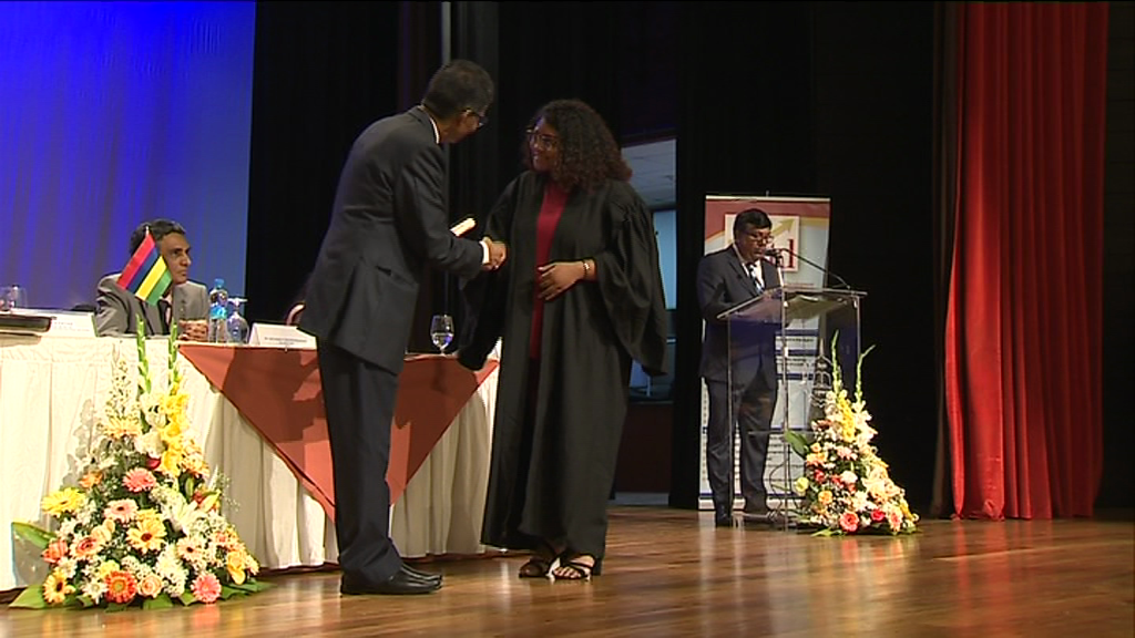 [VIDÉO] MITD : remise de diplômes et de certificats | Mauritius ...